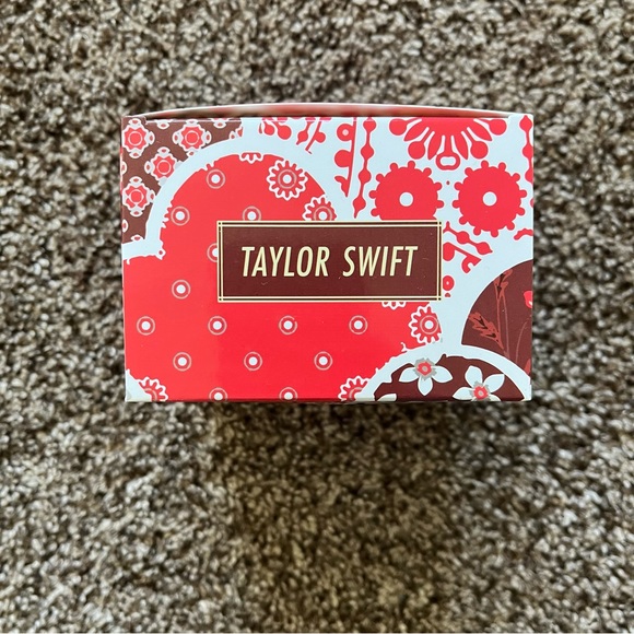 Taylor Swift | Accessories | New Taylor Swift Red Top Hat Ornament ...